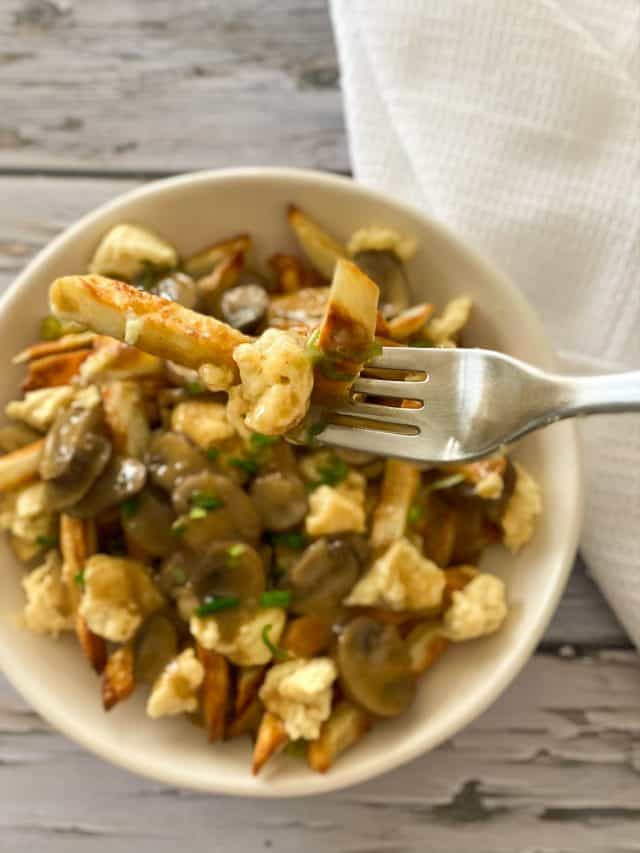 I Can't Believe It's Vegan Poutine - This Healthy Kitchen